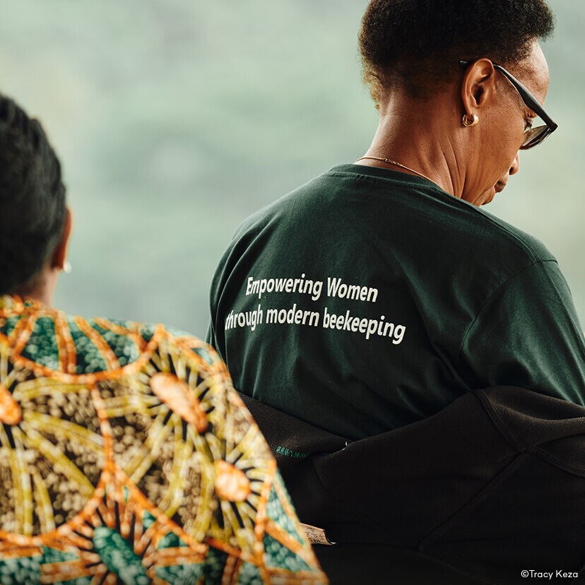 “WOMEN FOR BEES” heads to Rwanda . GUERLAIN ⋅ GUERLAIN