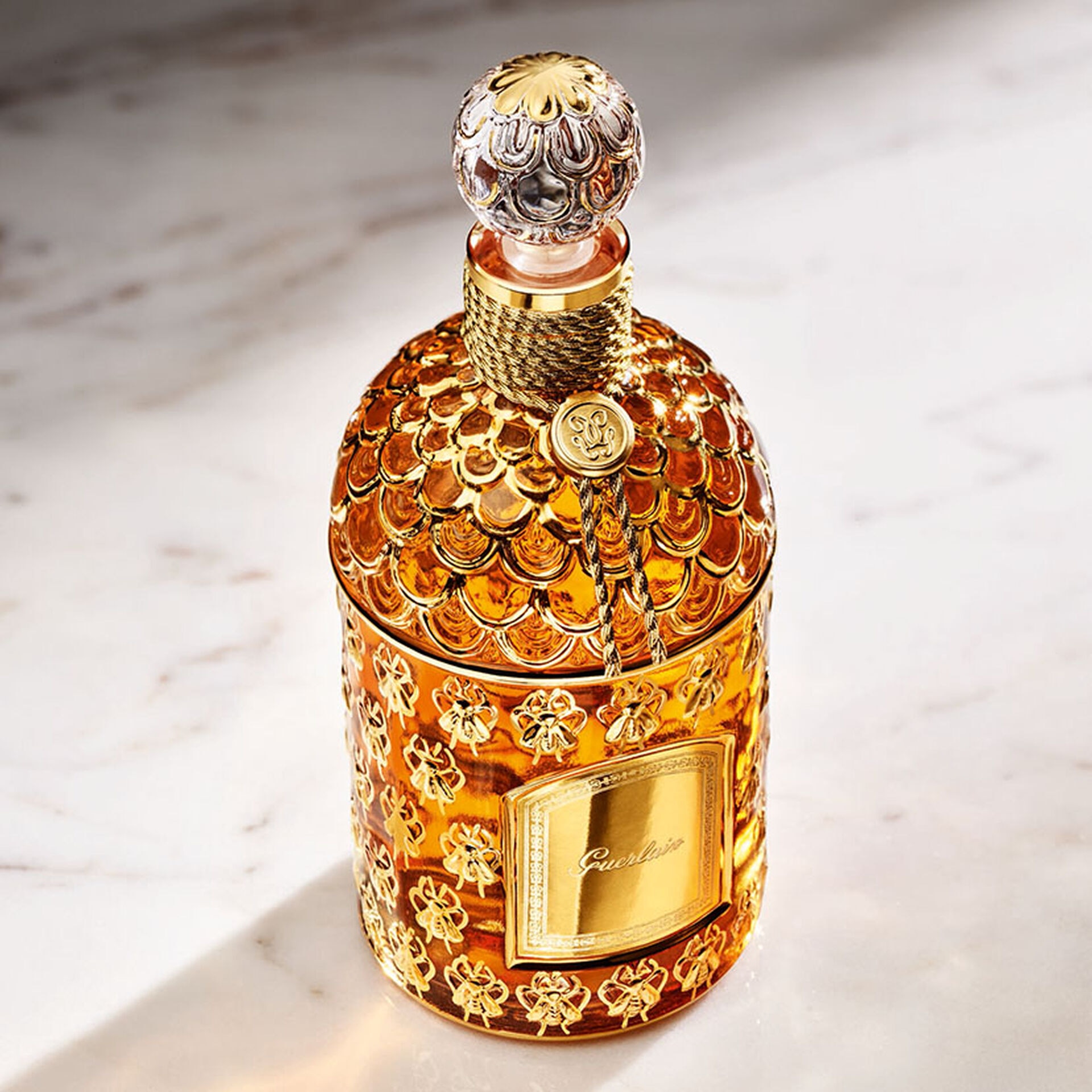 The Bee Bottle ⋅ GUERLAIN