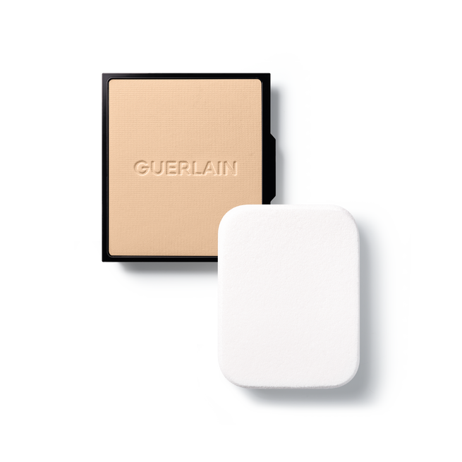 Makeup : Lipstick ⋅ Eyeliner ⋅ GUERLAIN